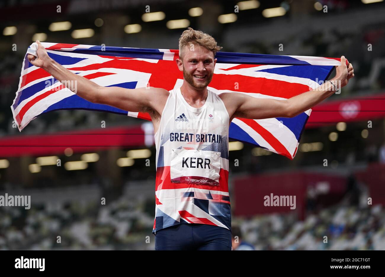Great Britain's Josh Kerr celebrates winning bronze in the Men's 1500m ...