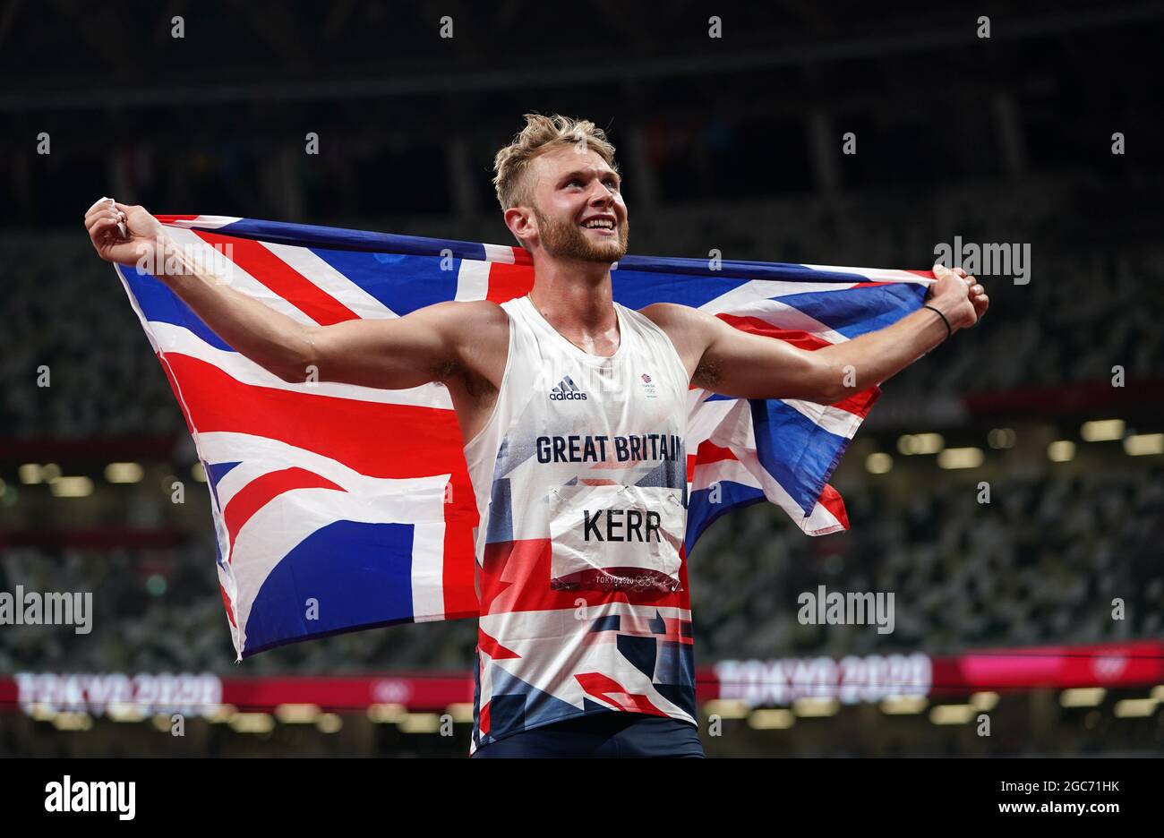Great Britain's Josh Kerr celebrates winning bronze in the Men's 1500m ...