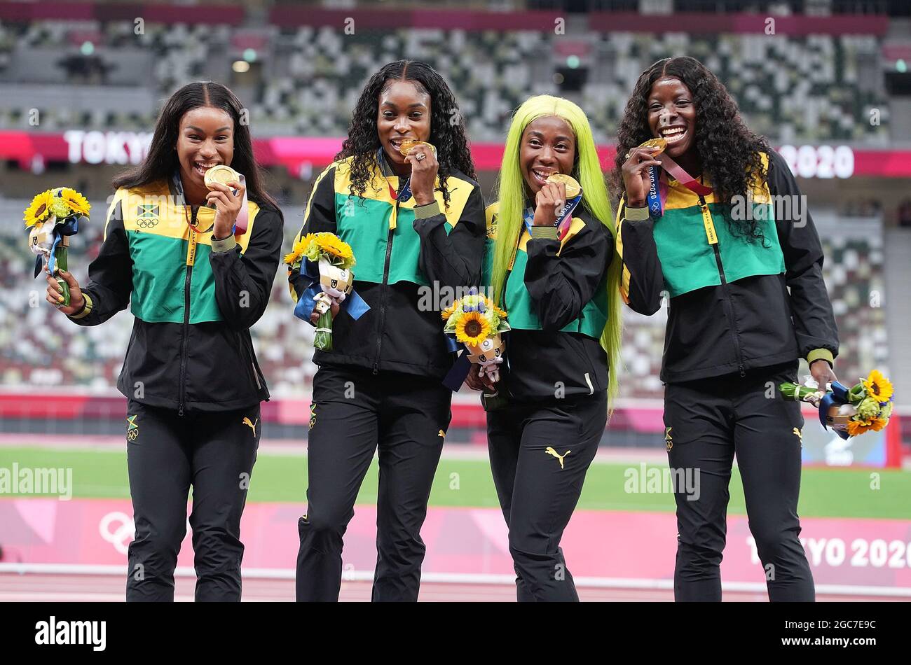 Tokyo, Japan. 7th Aug, 2021. Team members of Jamaica react during the ...