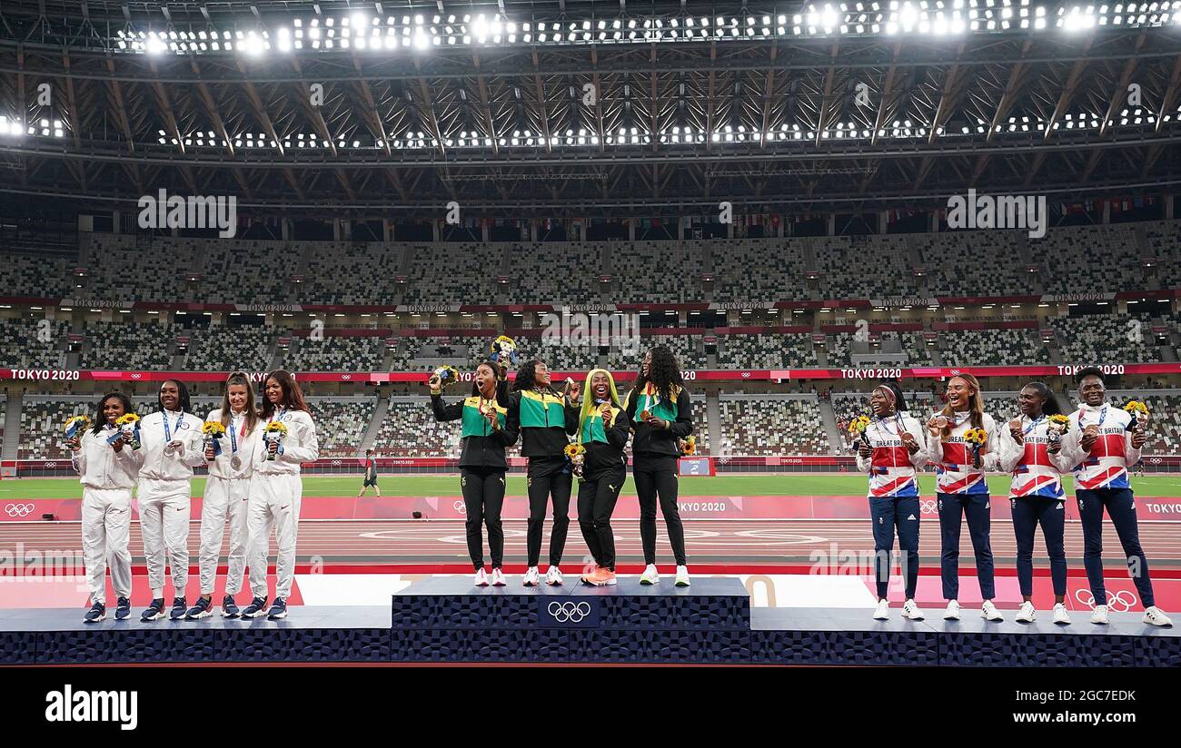 Tokyo, Japan. 7th Aug, 2021. Team members of Jamaica (C), the United ...