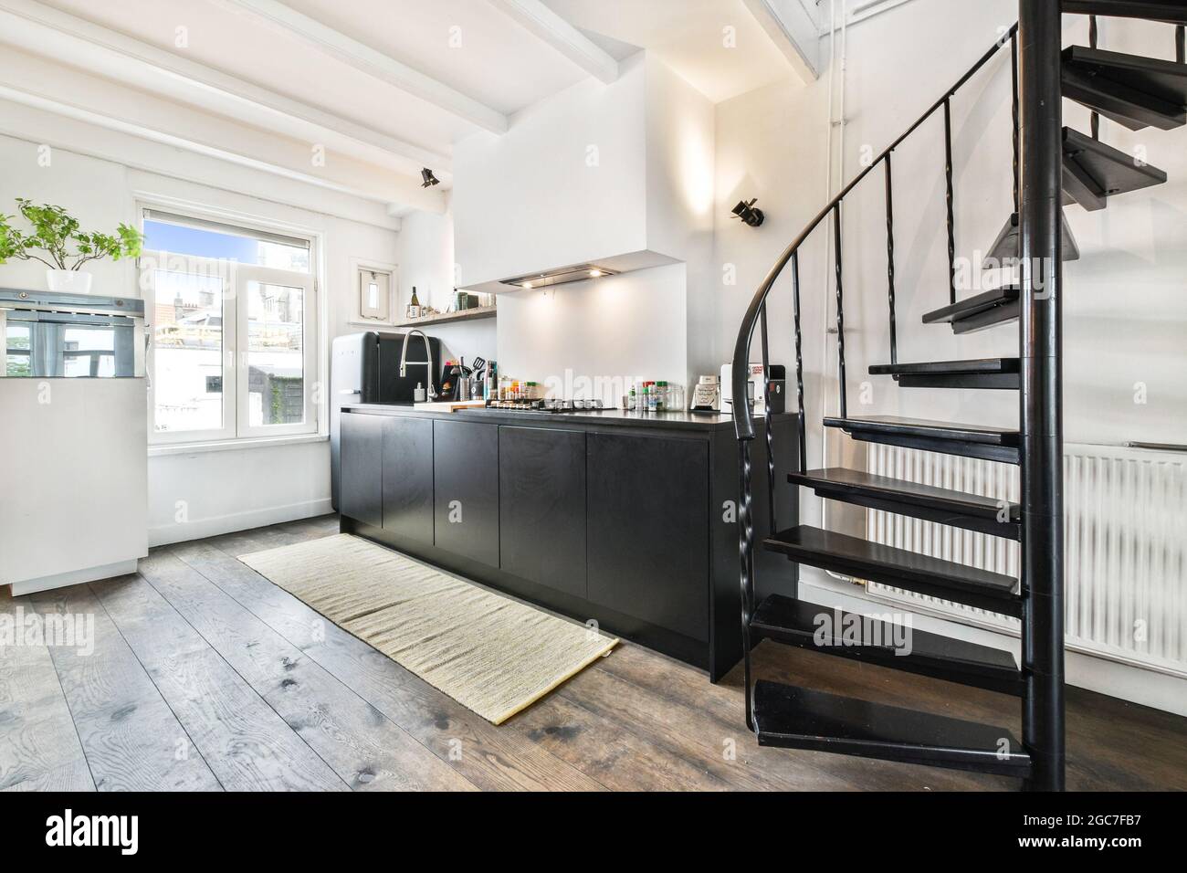 Interior of a beautiful modern house, the kitchen Stock Photo - Alamy