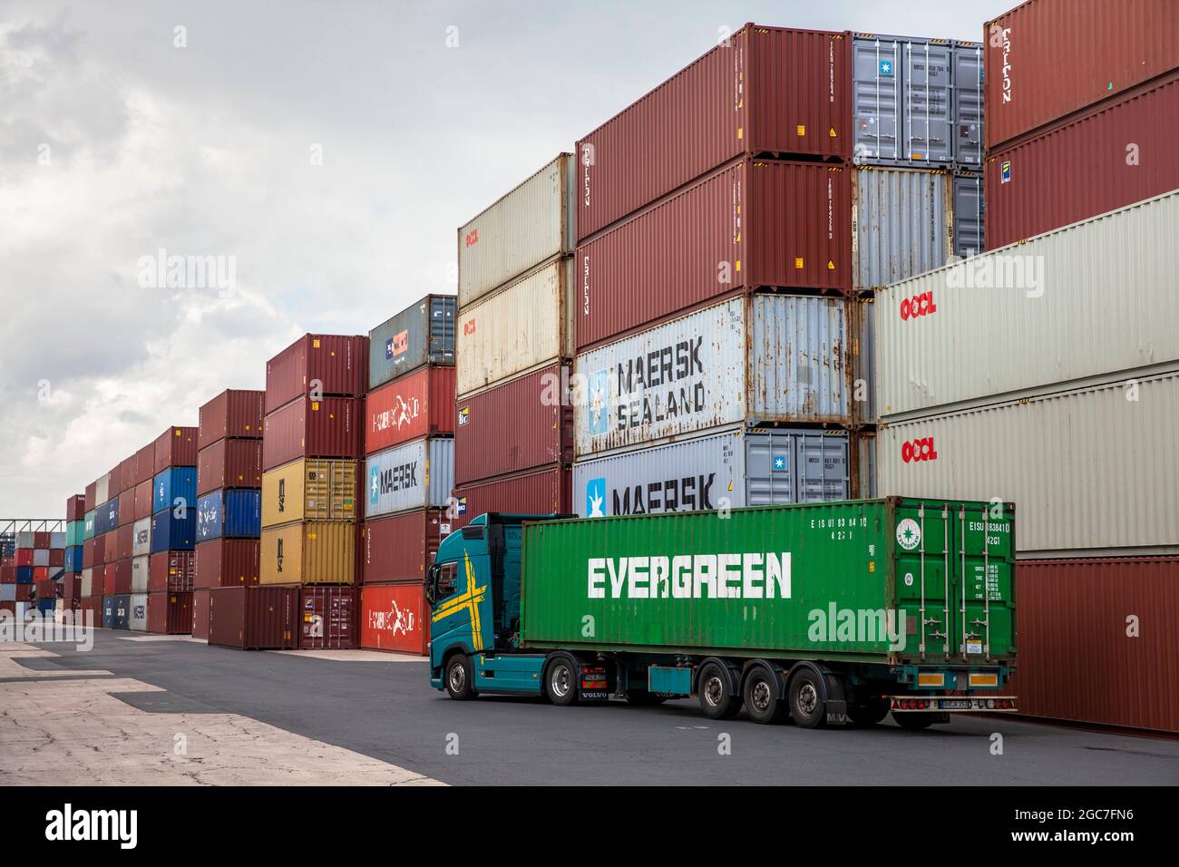 the container terminal of the Rhine port in the town district Niehl ...