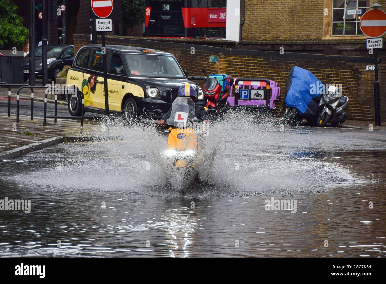 London flash floods 2021 hi-res stock photography and images - Alamy