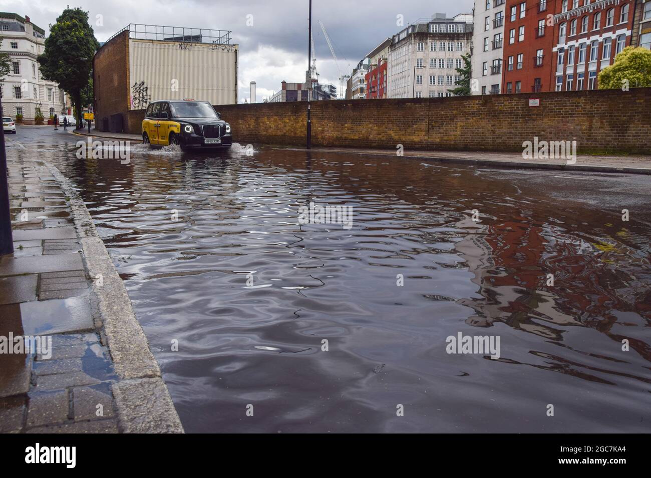 London flash floods 2021 hi-res stock photography and images - Alamy