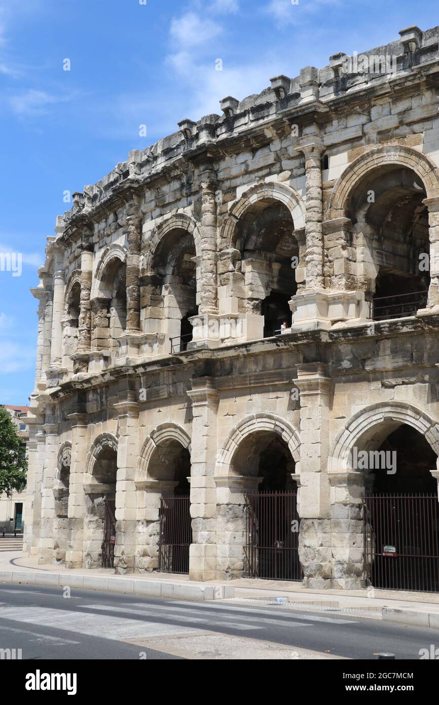 Romans nimes hi-res stock photography and images - Alamy