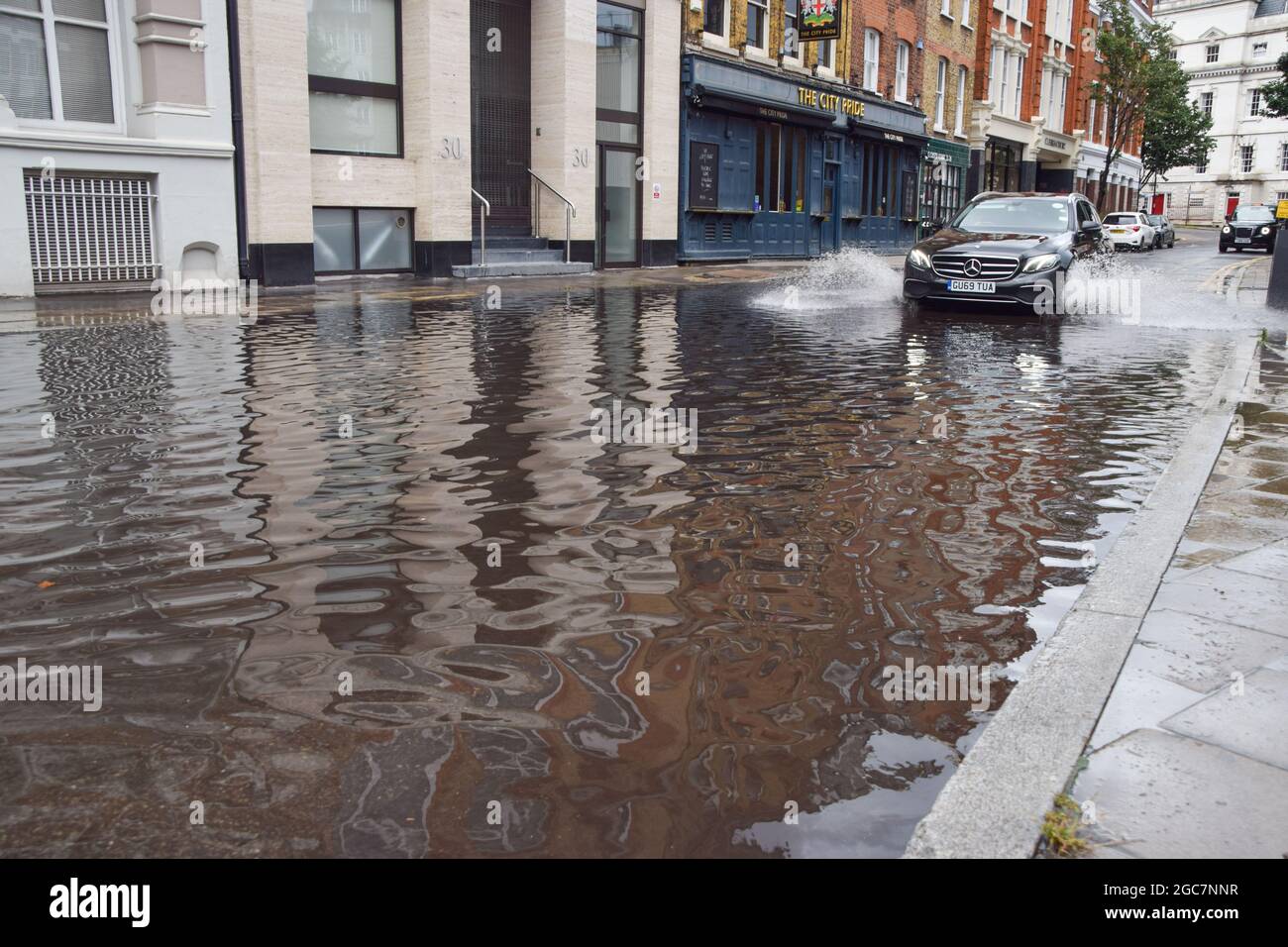 London flash floods 2021 hi-res stock photography and images - Alamy
