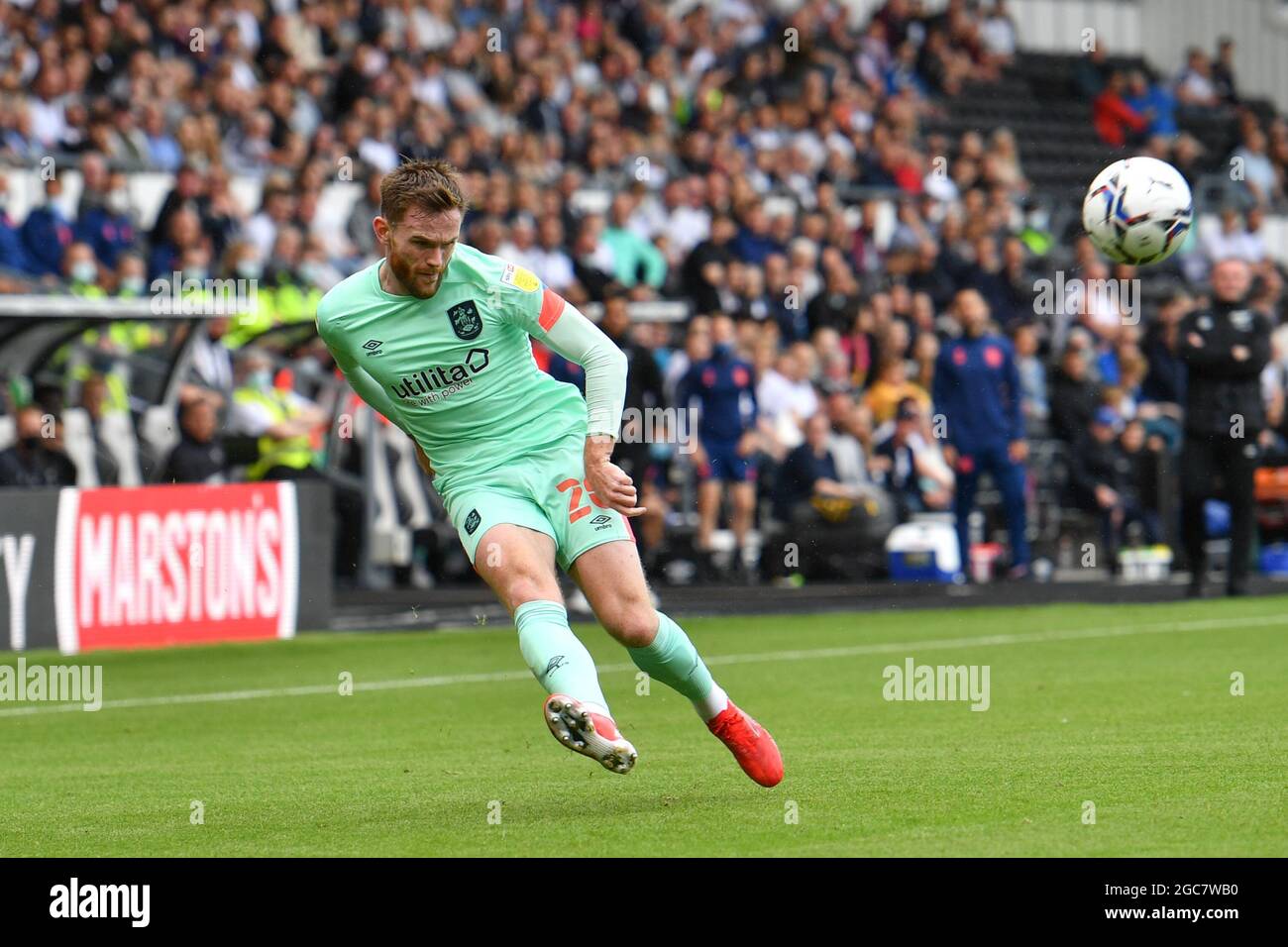 Oliver Turton #20 of Huddersfield Town crosses the ball Stock Photo - Alamy
