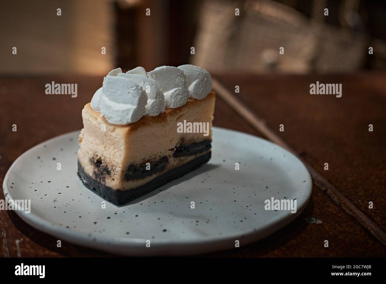 homemade cheesecake on wood table Stock Photo - Alamy
