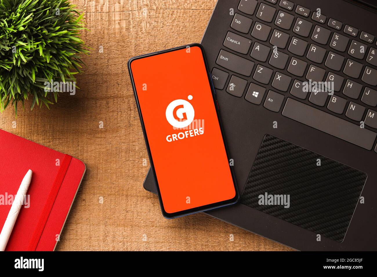 Grofers logo hi-res stock photography and images - Alamy