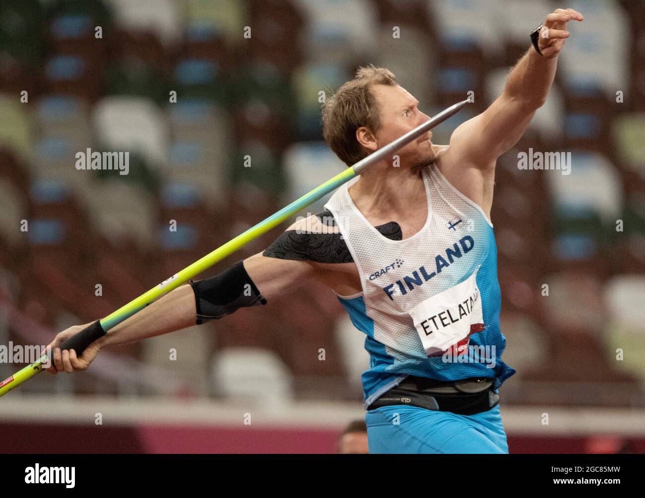 Olympics javelin thrower hi-res stock photography and images - Alamy