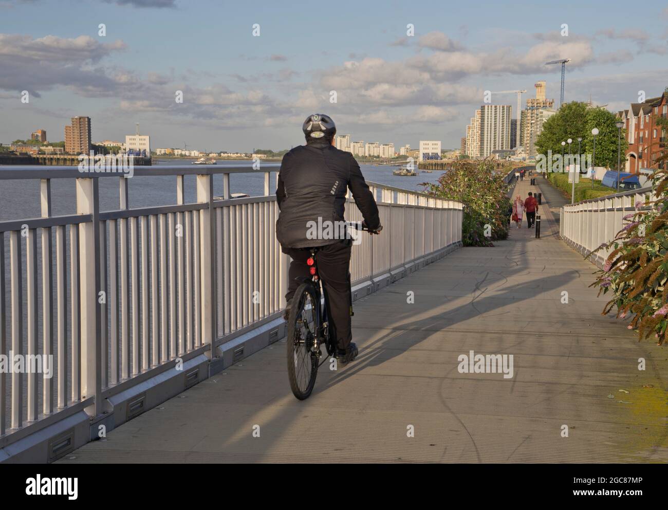 Cycling along thames woolwich hi-res stock photography and images - Alamy