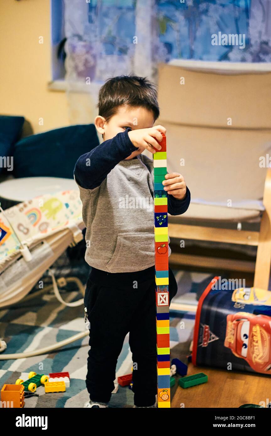 Construction tower lego hi-res stock photography and images - Alamy