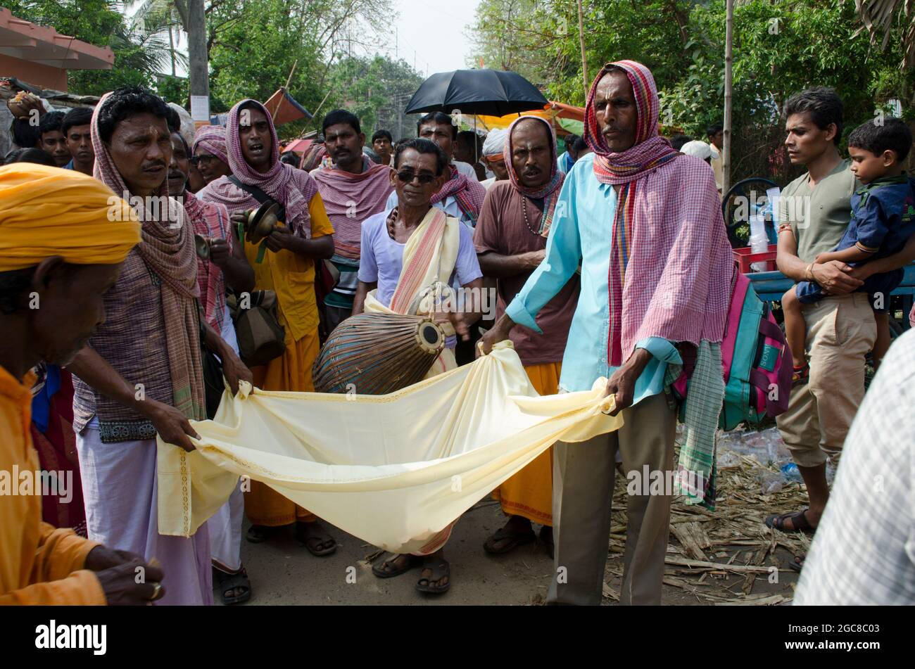 Pilgrims are collecting donation to worship Lord Krishna at Katwa ...