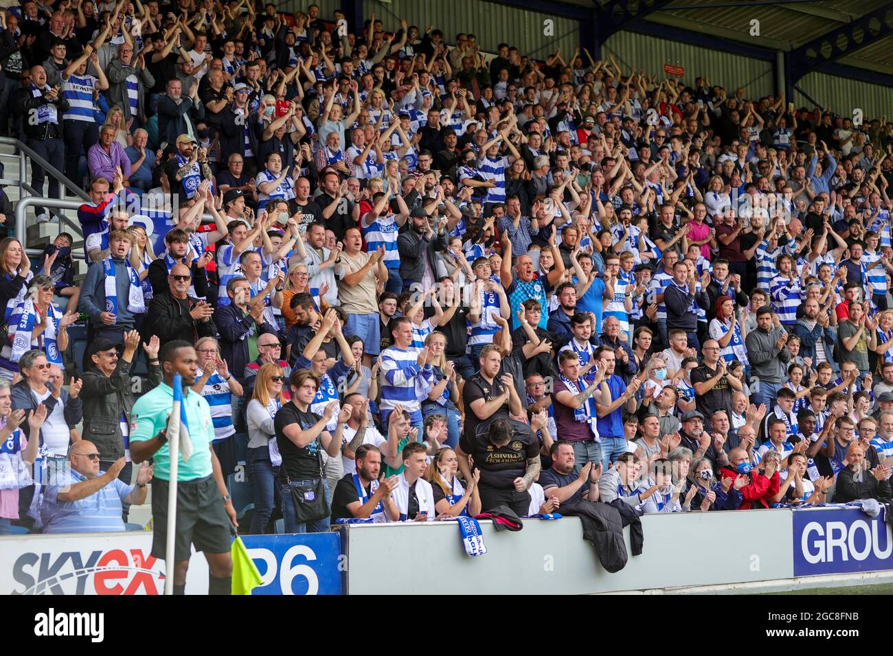 Qpr fans hi-res stock photography and images - Alamy