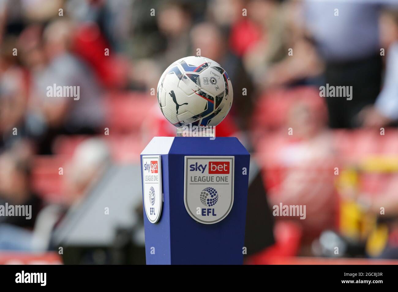 The Puma match ball used in the Sky Bet EFL League One Stock Photo - Alamy