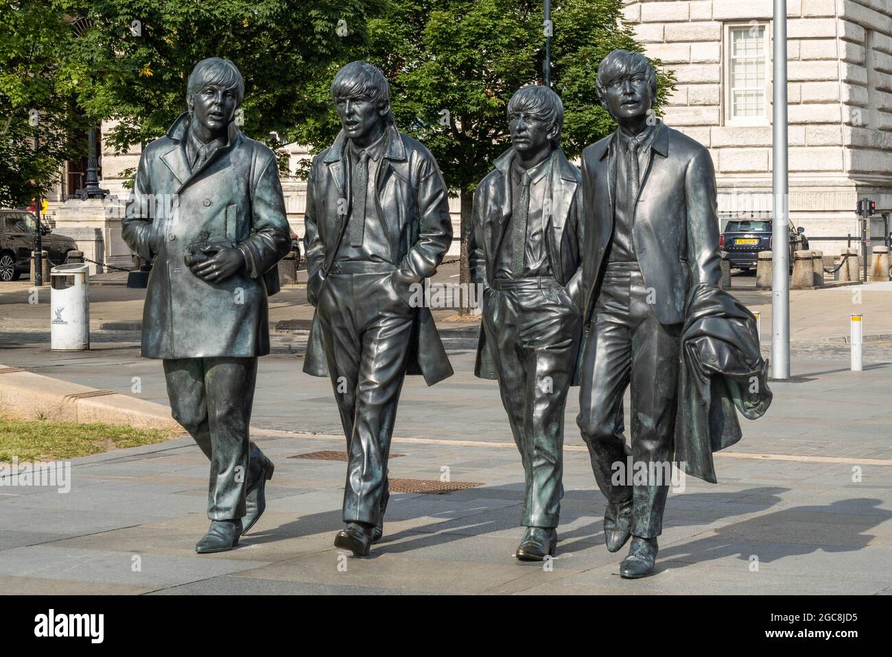 Andy edwards sculptor hi-res stock photography and images - Alamy