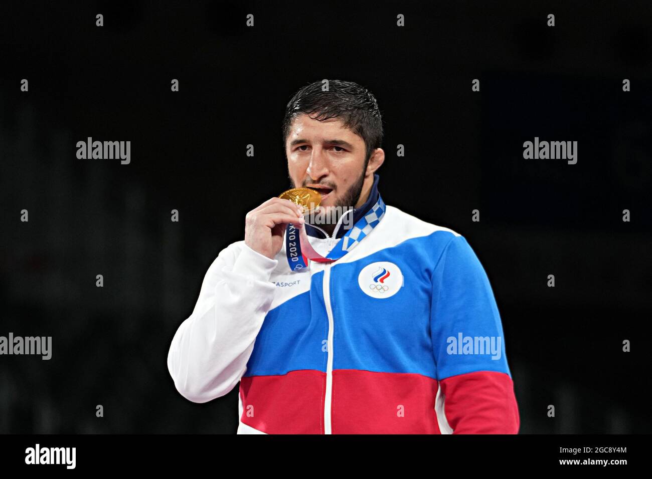 Chiba, Japan. 7th Aug, 2021. Abdulrashid Sadulaev of ROC kisses his ...