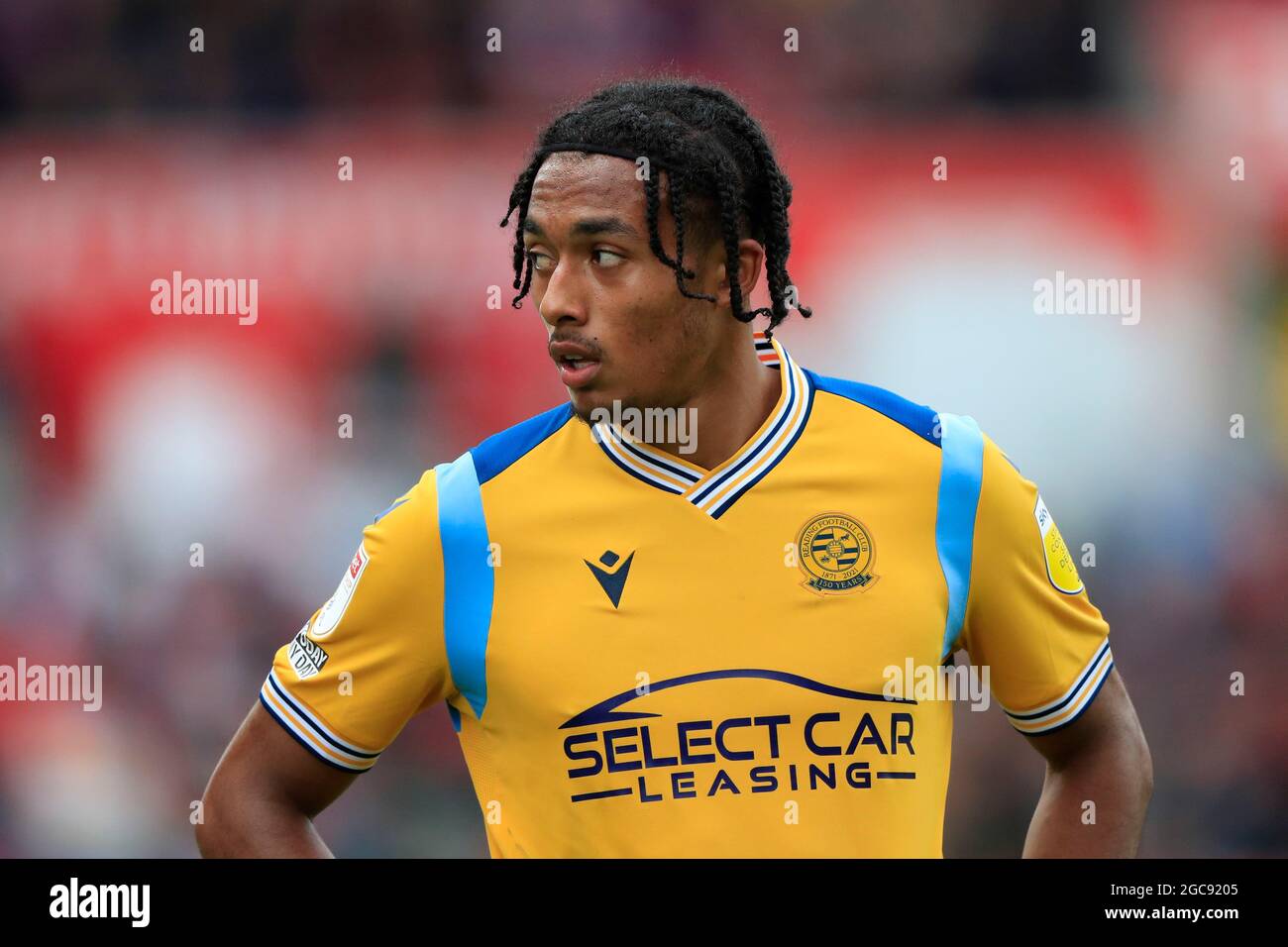 Femi azeez reading hi-res stock photography and images - Alamy