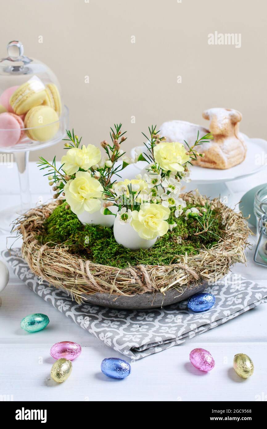 Florist at work: How to make Easter table centerpiece with carnations ...