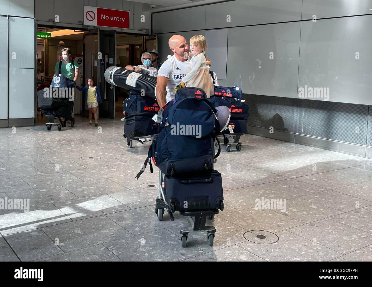 Bronze medal winning sprint canoeist sailor Liam Heath with his ...
