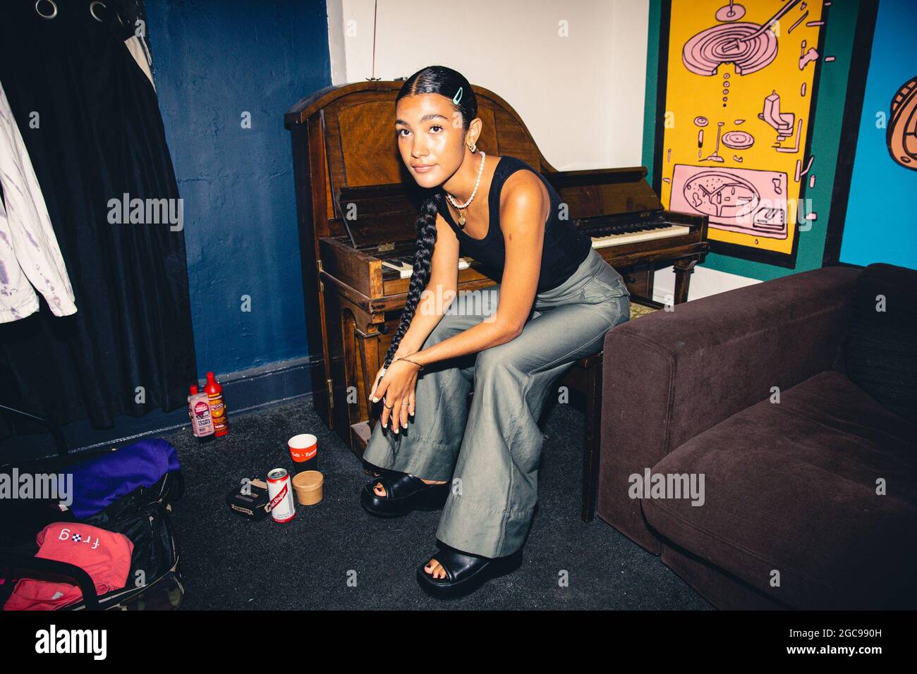August 6, 2021: British Singer / Songwriter, Olivia Dean, poses ...