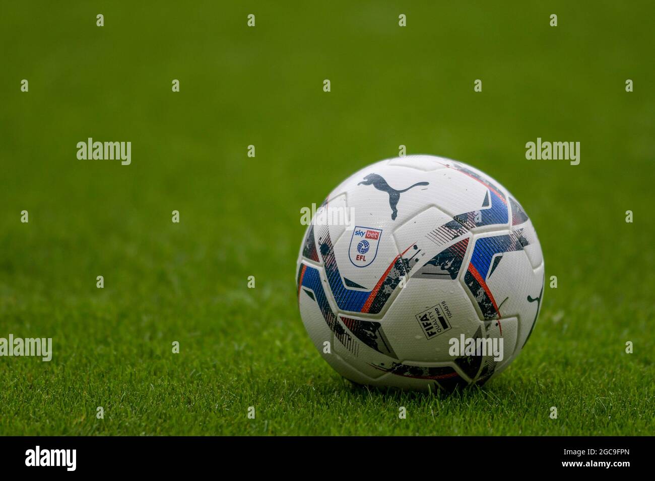 Puma match ball hi-res stock photography and images - Alamy