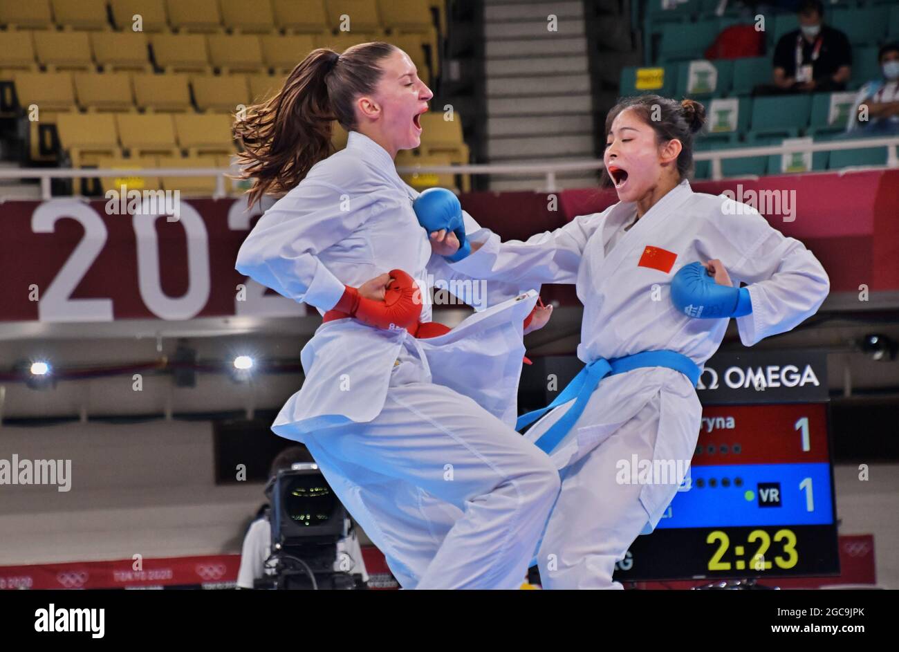 Tokyo, Japan. 07th Aug, 2021. China's Li Gong(R) and Azerbaijan's Iryna ...