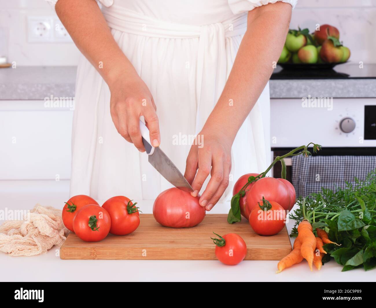 Chopping Tomatoes