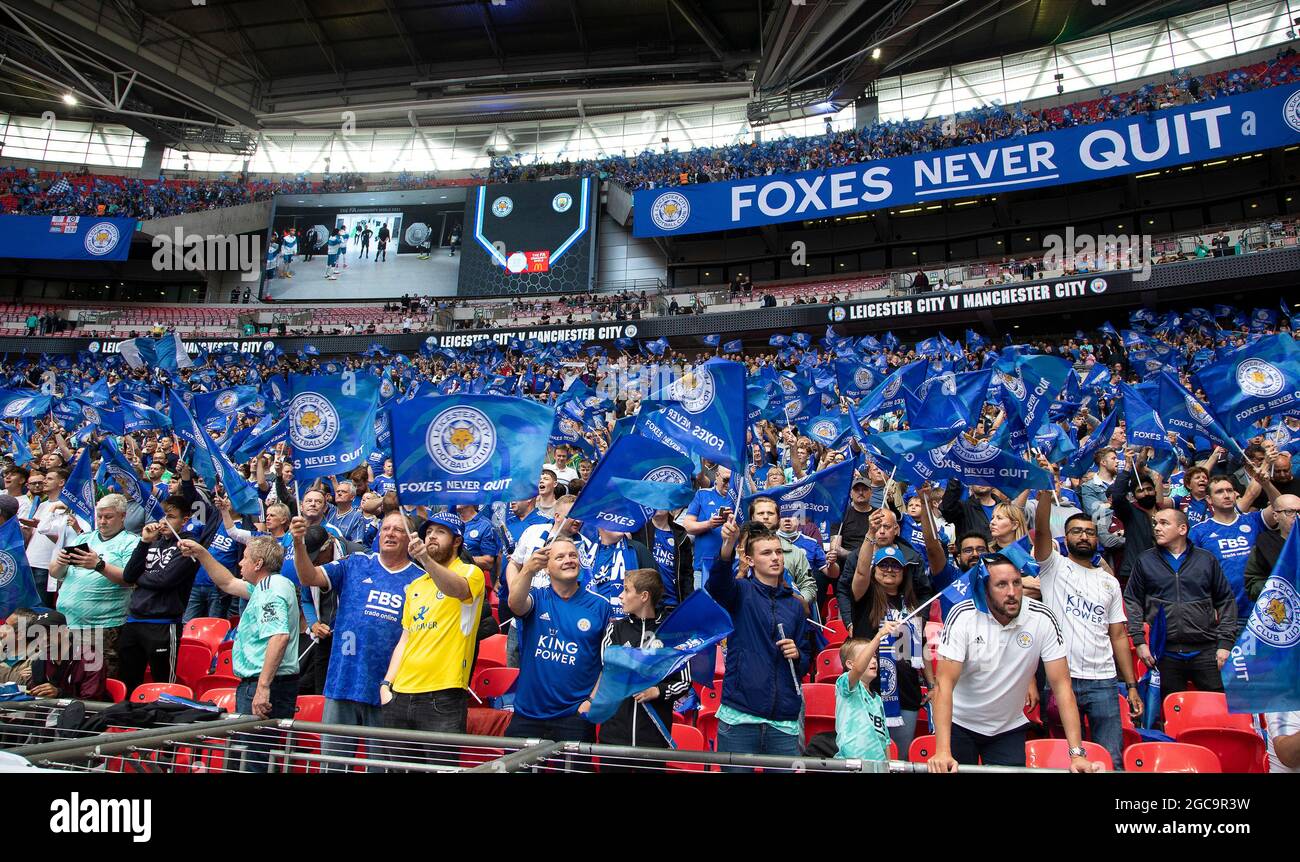 Fa charity shield wembley stadium hi-res stock photography and images ...