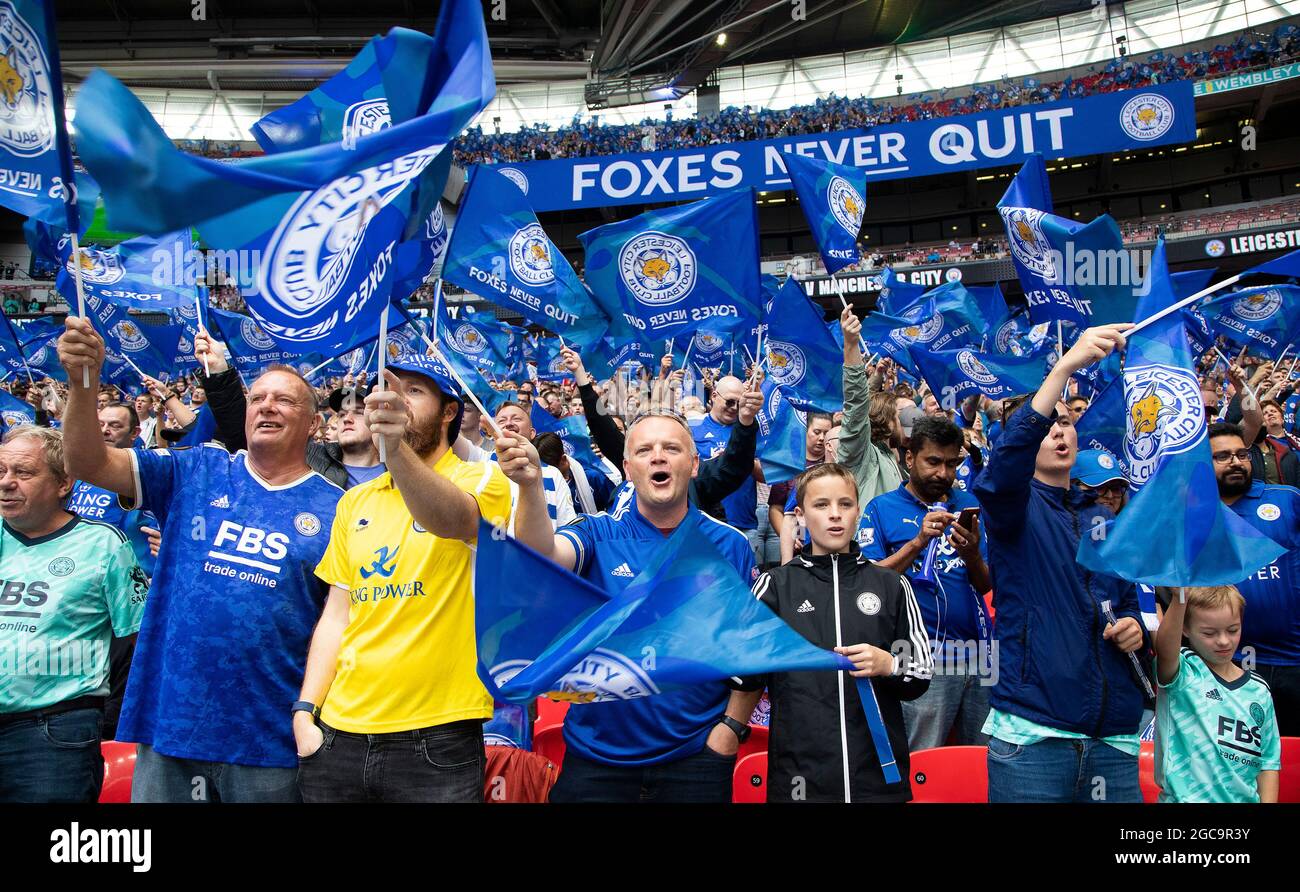 Fa charity shield wembley stadium hi-res stock photography and images ...