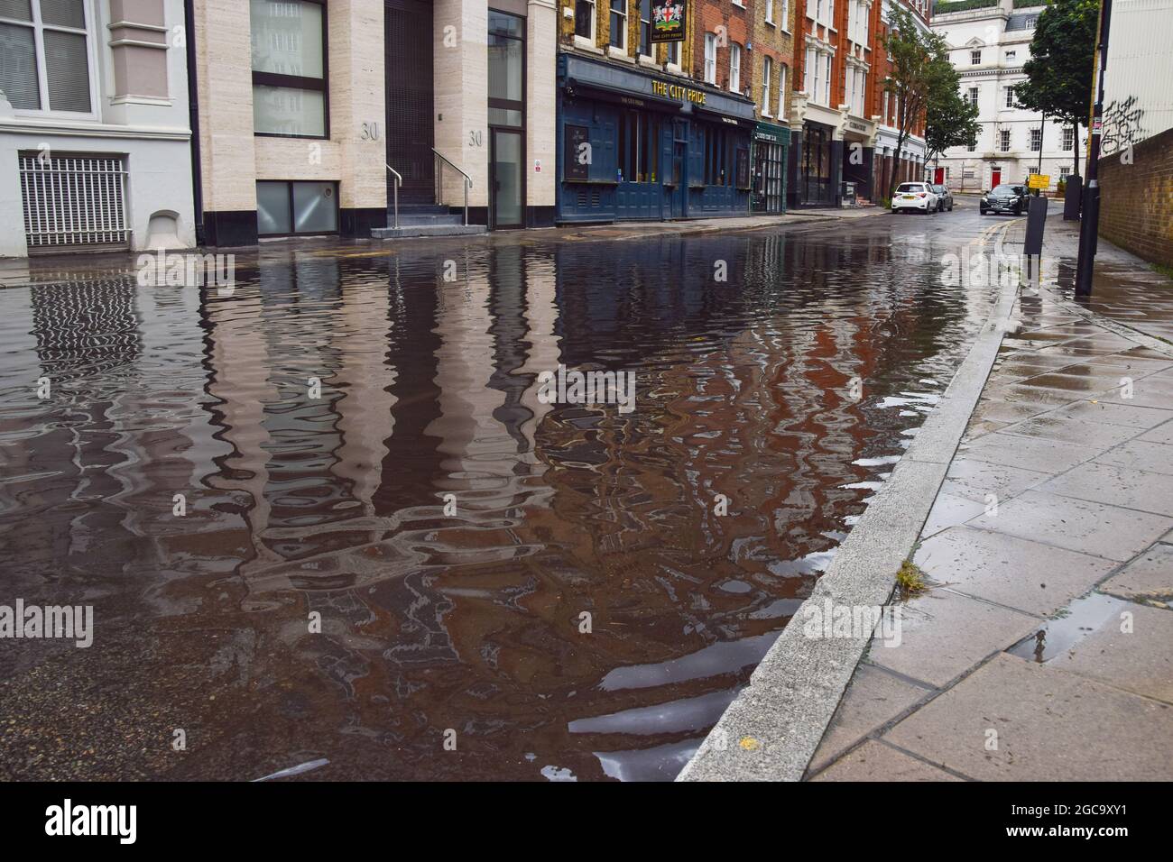 London flash floods 2021 hi-res stock photography and images - Alamy
