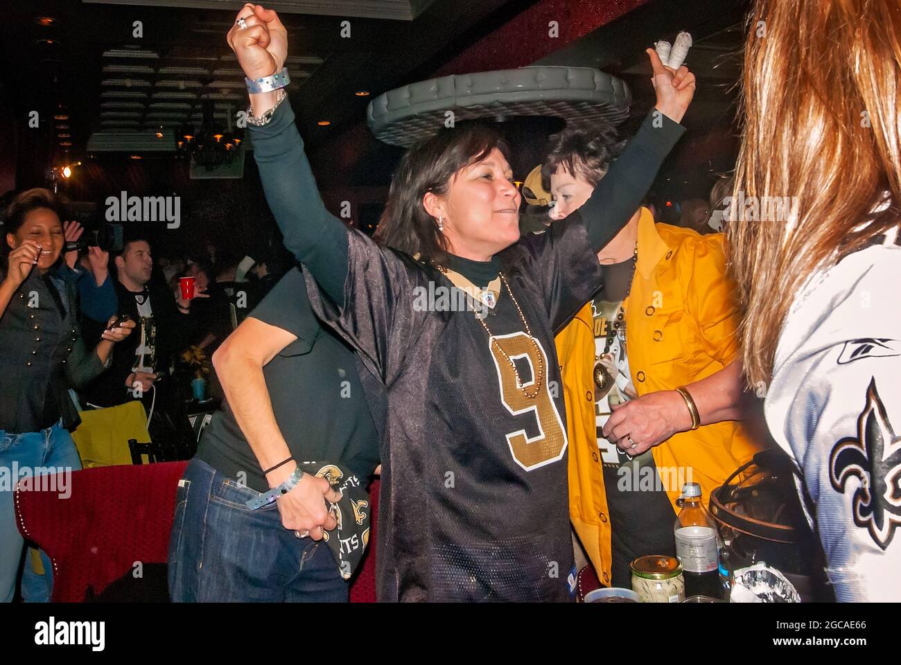 New orleans saints fans celebrate hi-res stock photography and images ...