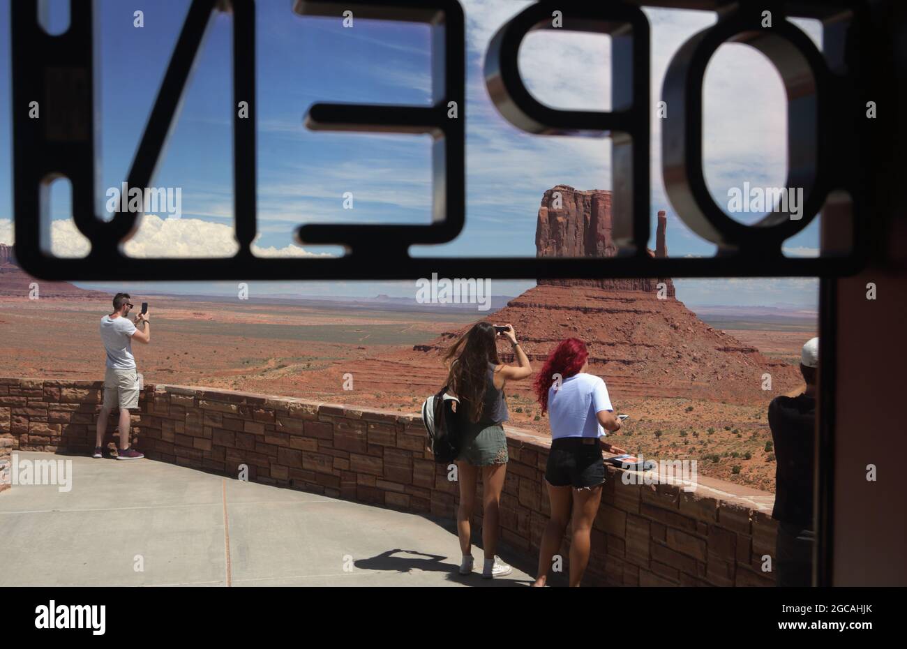Monument valley visitor center hi-res stock photography and images - Alamy