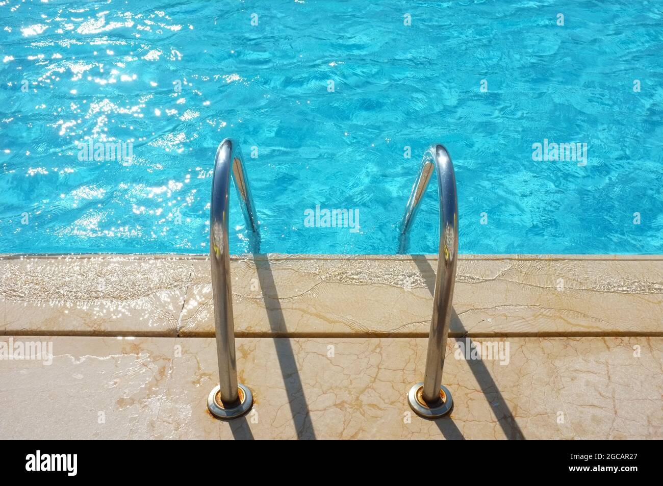 Hotel swimming pool Stock Photo - Alamy