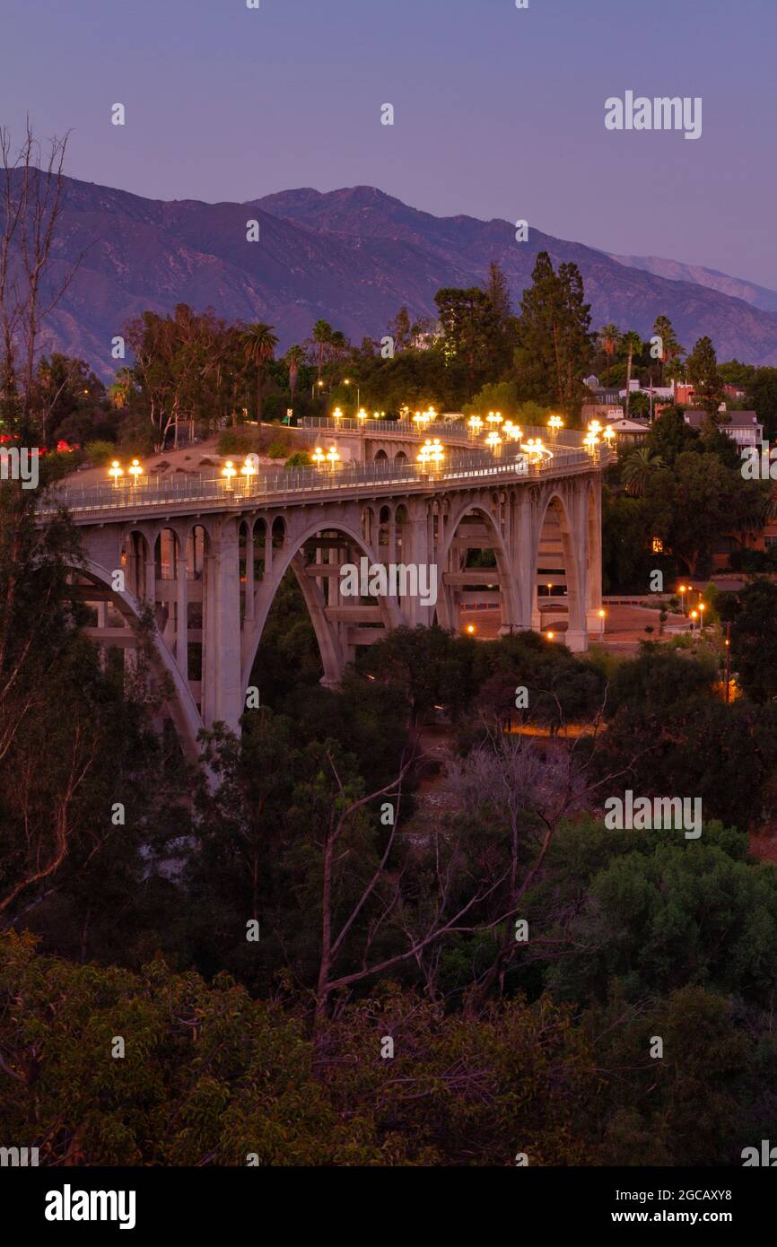 Colorado street bridge in Pasadena at dusk Stock Photo - Alamy