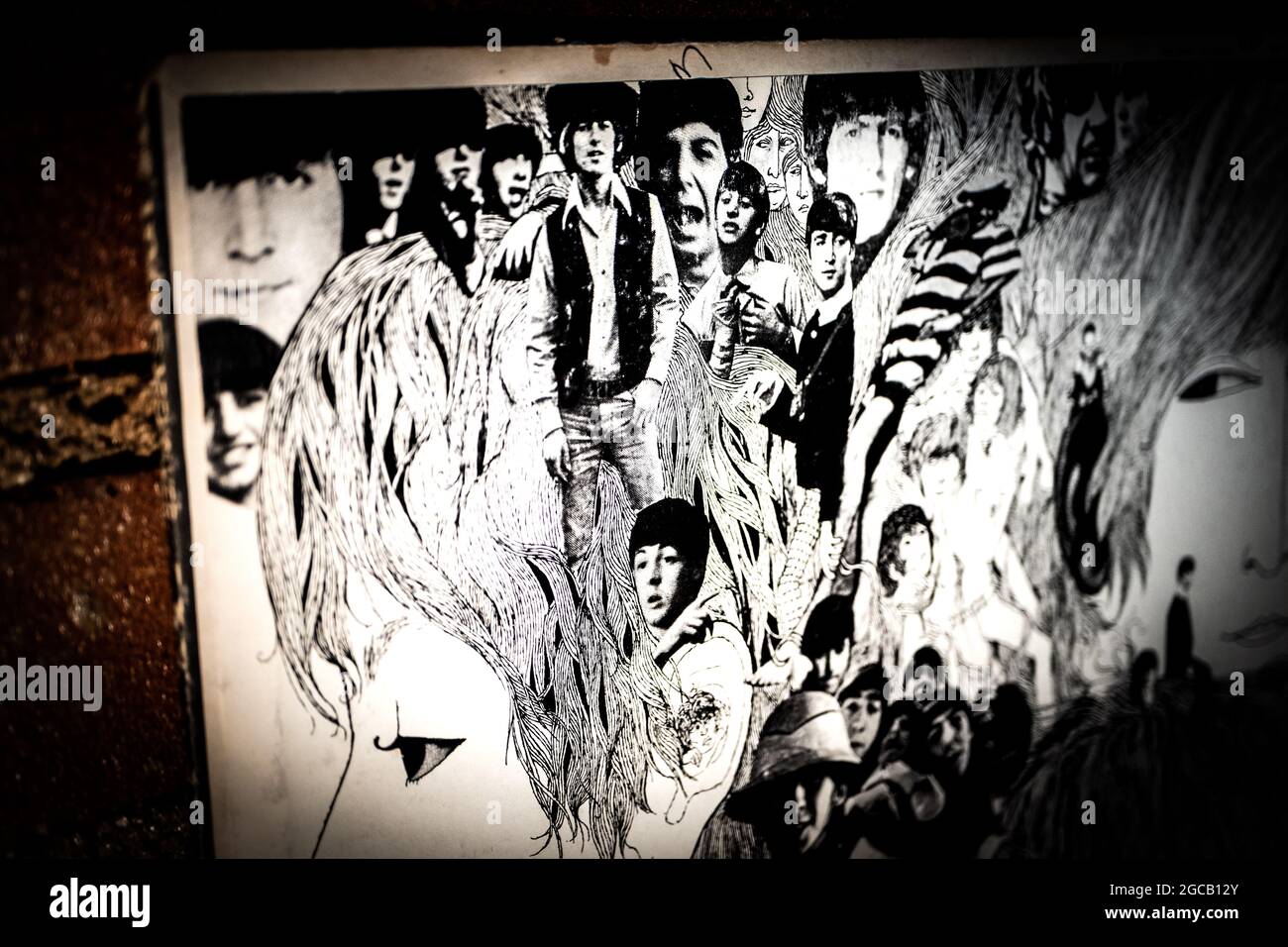 The beatles revolver album cover hi-res stock photography and images ...