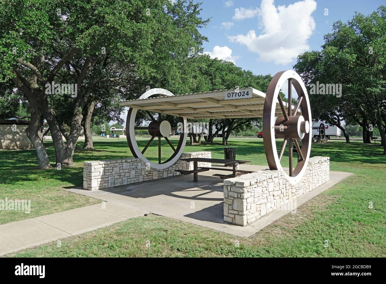 Covered Rest Area Picnic Table Stock Photo - Alamy