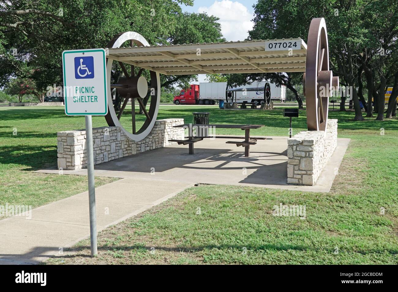 Covered Rest Area Picnic Table Stock Photo - Alamy