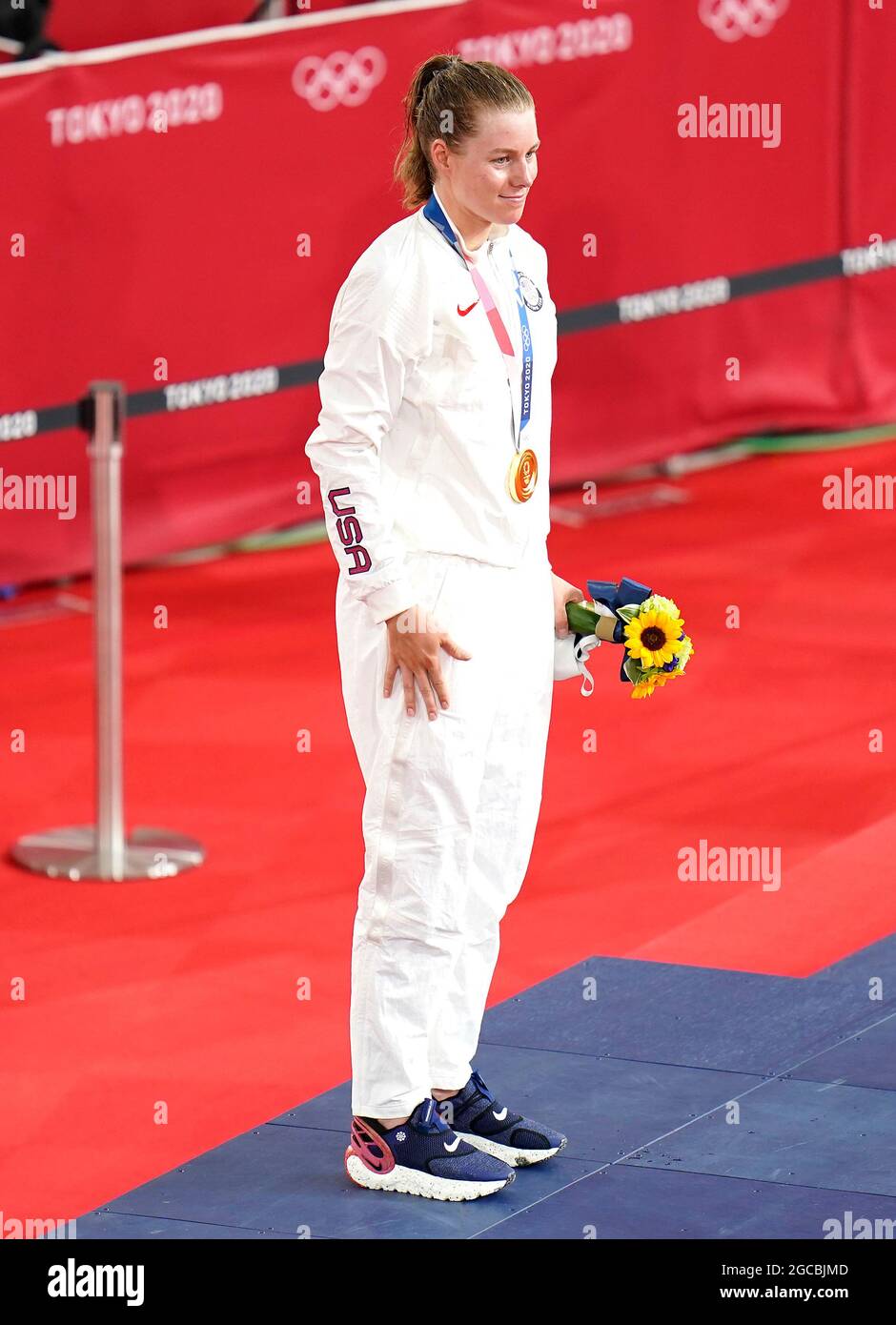 USA's Jennifer Valente celebrates with the gold medal after the Women's ...