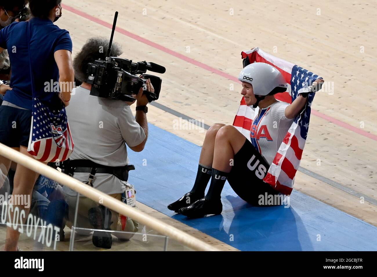 Jennifer valente gold 2021 hi-res stock photography and images - Alamy