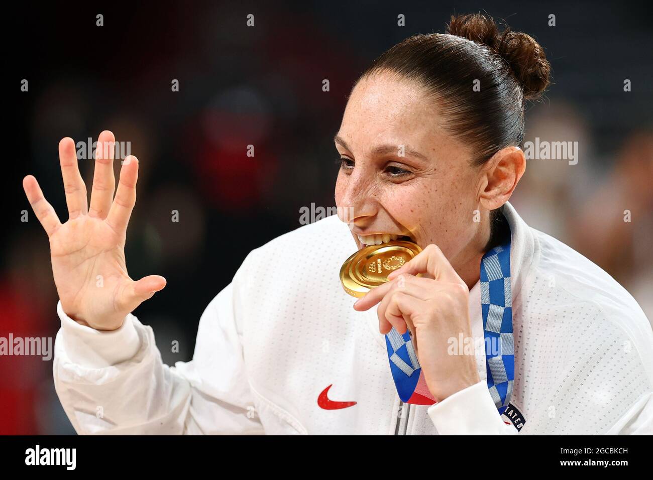 Diana taurasi gold medal hi-res stock photography and images - Alamy