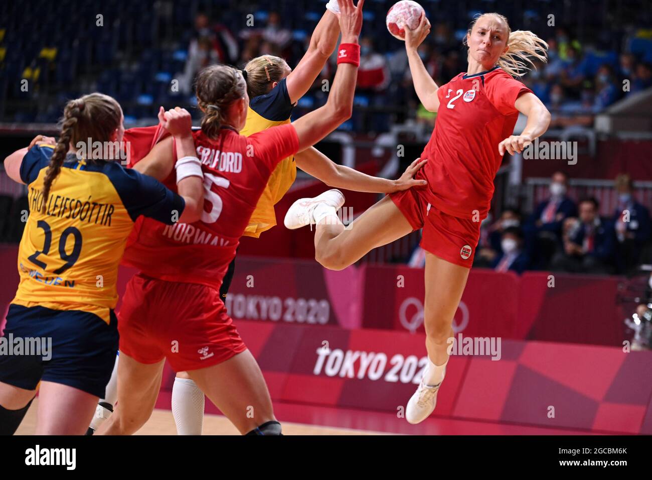 Tokyo, Japan. 8th Aug, 2021. Henny Reistad (1st R) of Norway competes ...