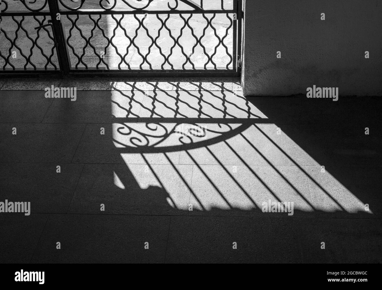 Infront of the sun Black and White Stock Photos & Images - Alamy