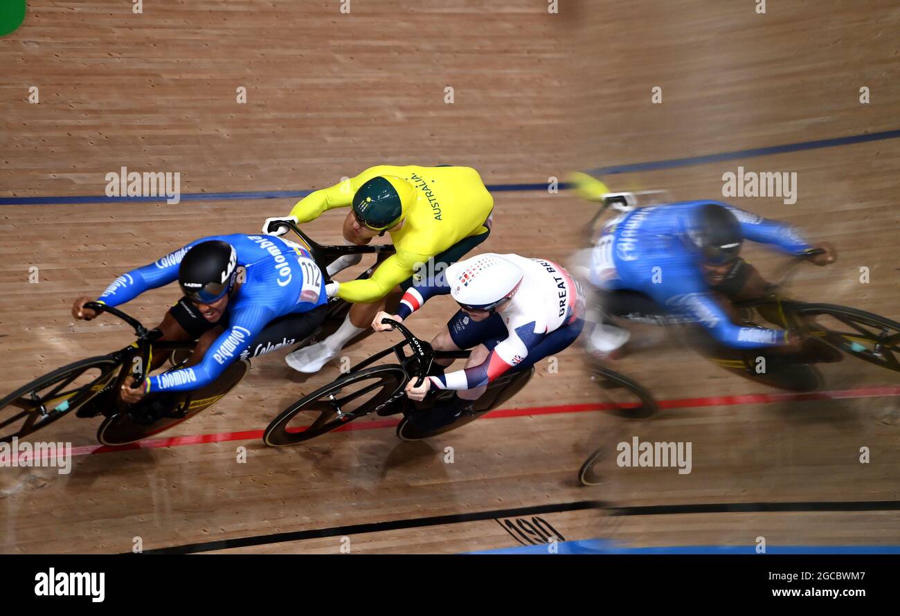 Izu, Japan. 8th Aug, 2021. Cyclists compete during the cycling track ...