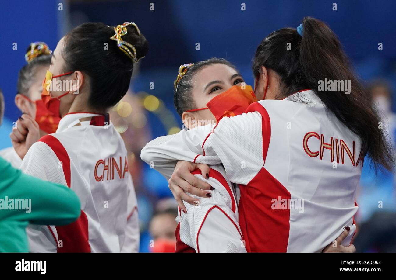 Tokyo, Japan. 8th Aug, 2021. Athletes of China hug each other after ...