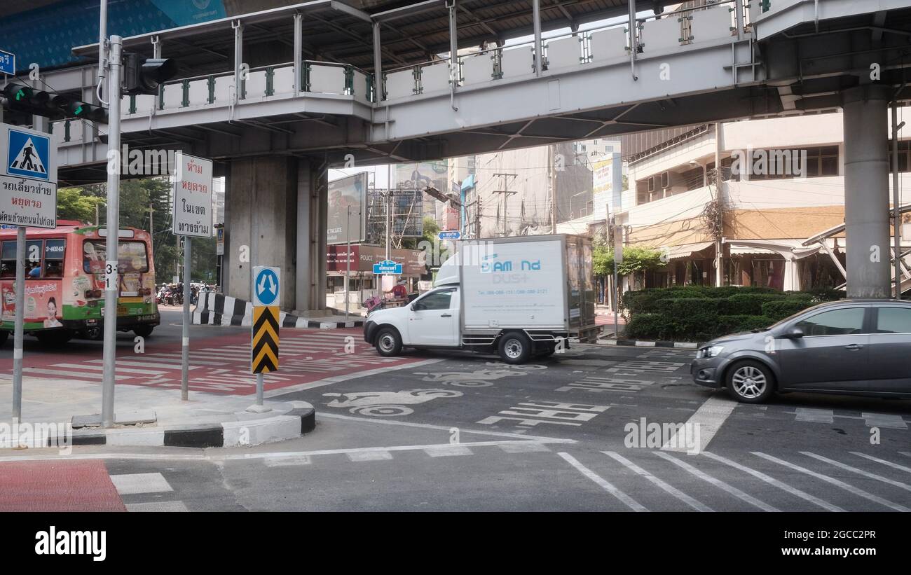 Asoke Road (Sukhumvit Soi 21) Intercity Bangkok Thailand Stock Photo ...