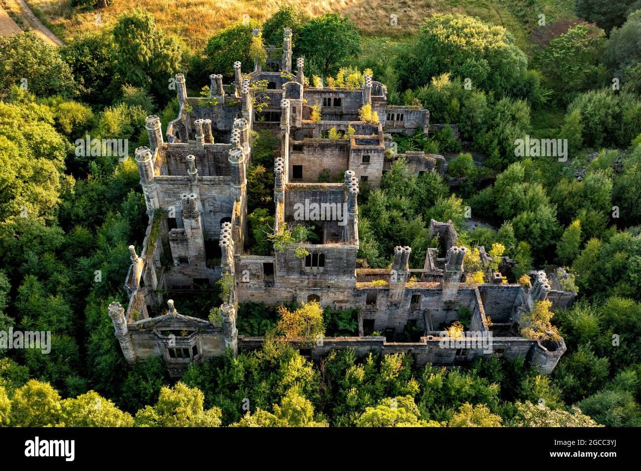 ruins of Dunmore Park House, Dunmore, Scotland, UK Stock Photo - Alamy