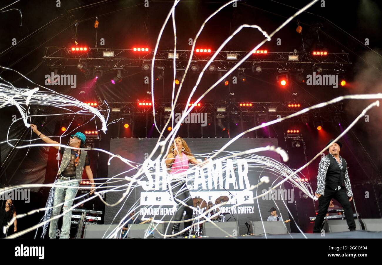 Shalamar Performing at Lets Rock Leeds 80s Stock Photo - Alamy