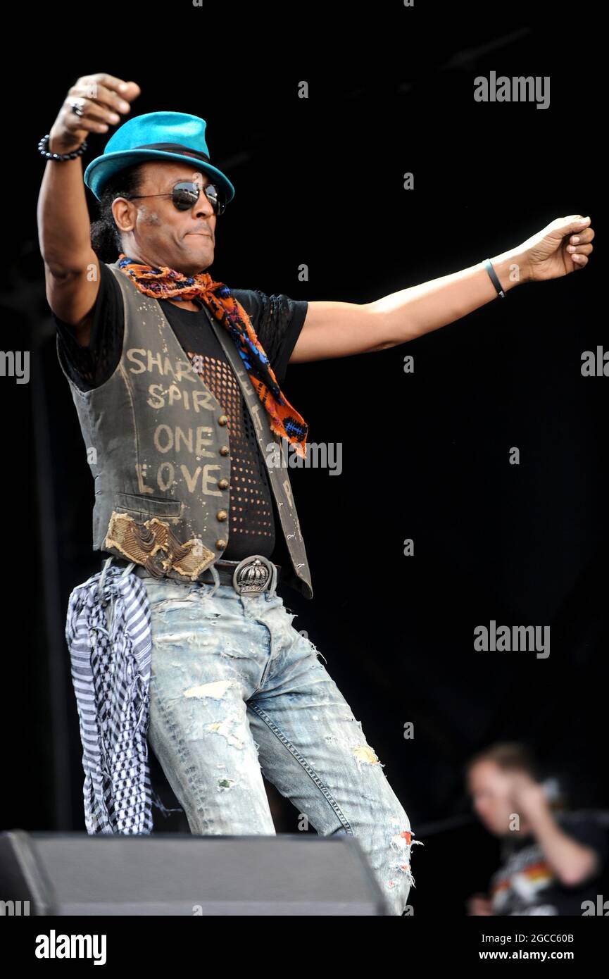 Shalamar Performing at Lets Rock Leeds 80s Stock Photo - Alamy