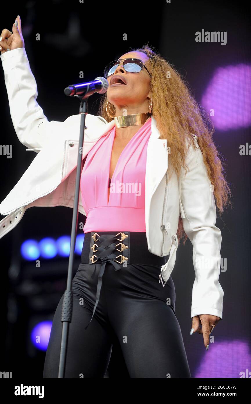 Shalamar Performing at Lets Rock Leeds 80s Stock Photo - Alamy